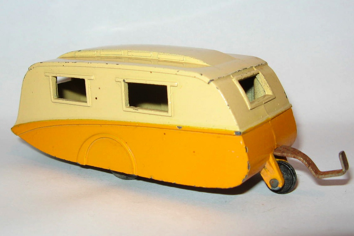 190 STREAMLINE CARAVAN.jpg